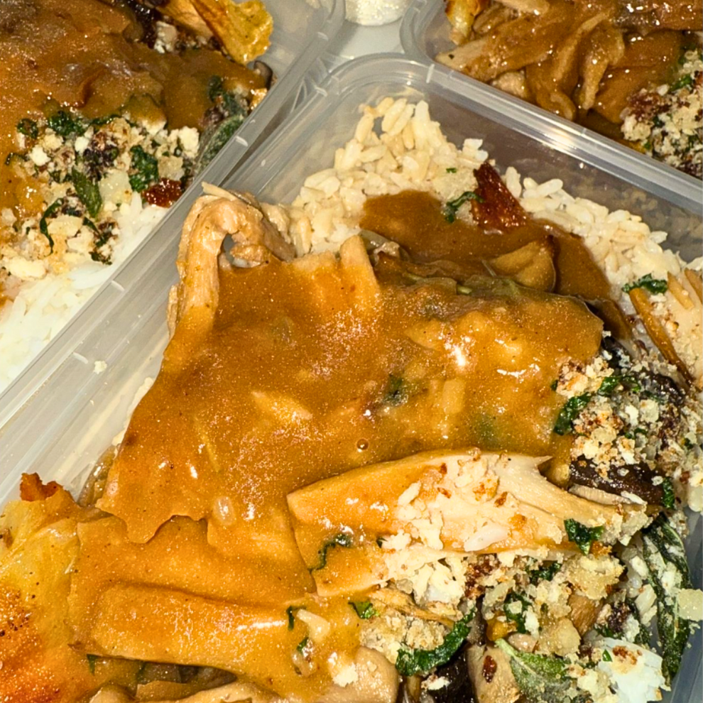Outtahere Roasted Chicken with Gravy 350g – The Vegan Grocer Ph